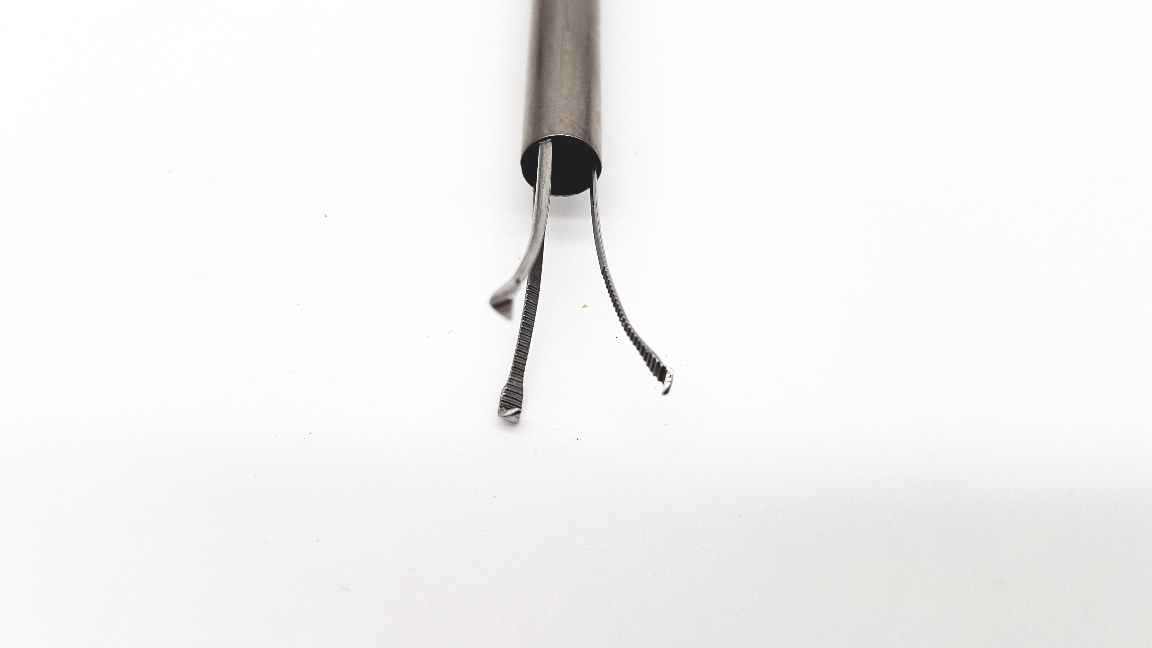 Karl Storz 27094P Optical Kidney Stone Grasper – A Biomedical Service